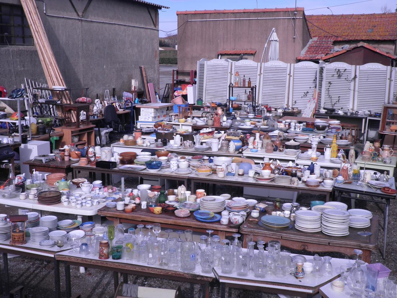 Depôts vente et ramassage LE MUY - Emmaus | Emmaus Var - Action sociale ...